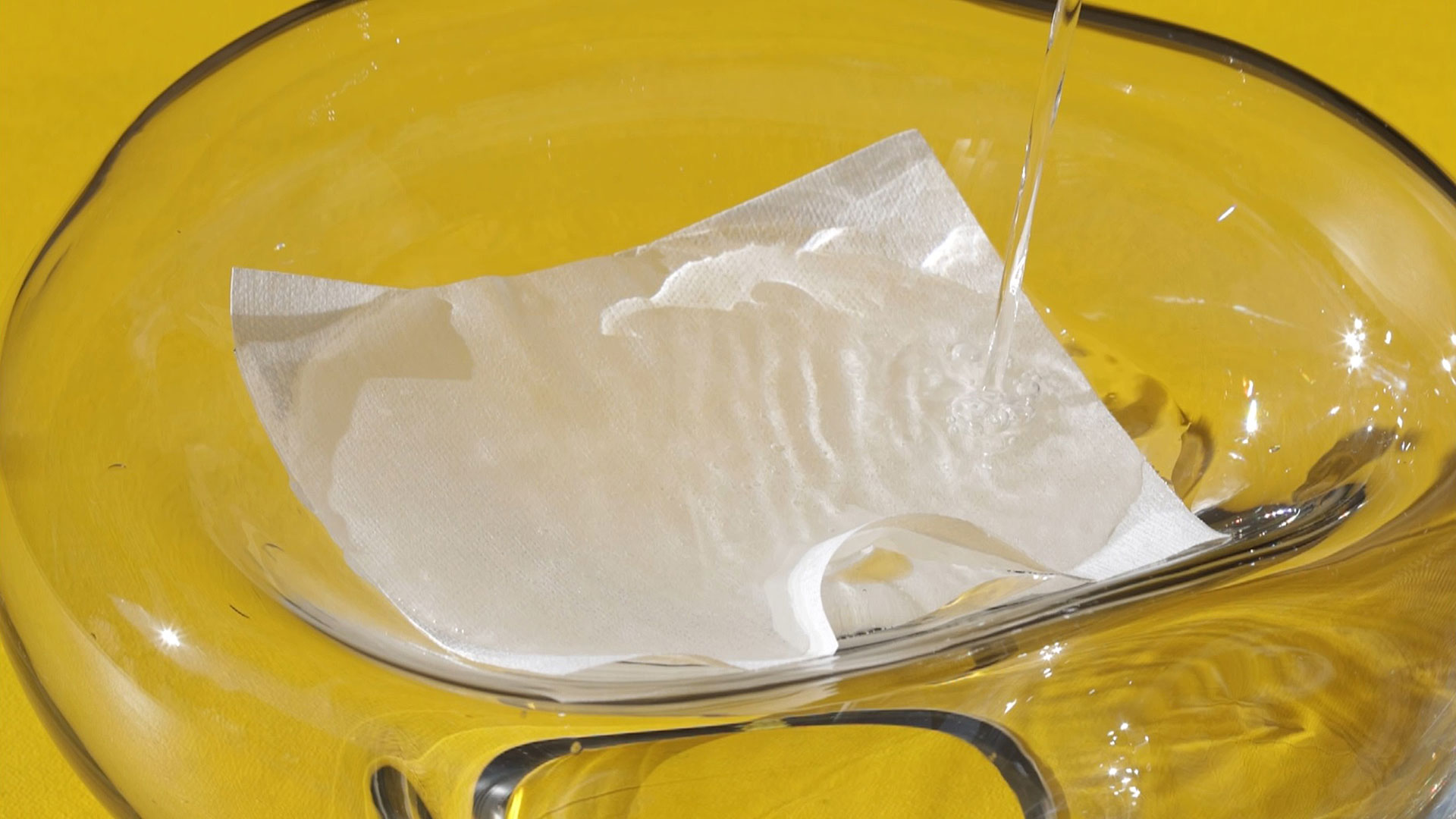 A wound dressing that does not need changing: A wood gel revolutionises ...